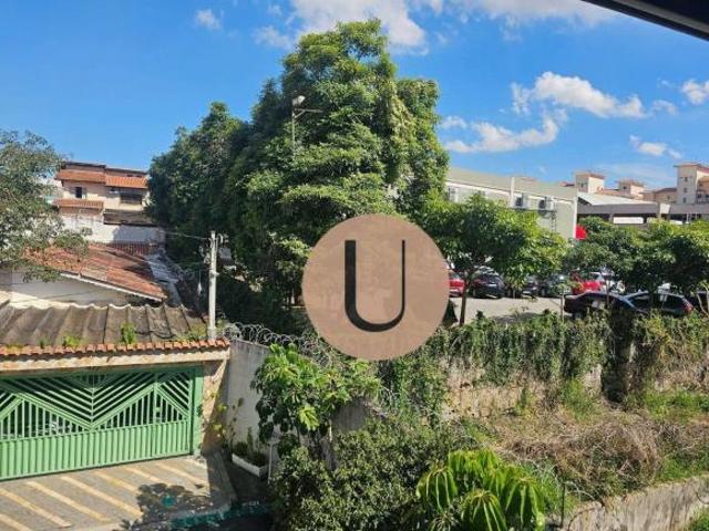 Excelente oportunidade ao lado da Anchieta. Lindo sobrado em rua sem saída