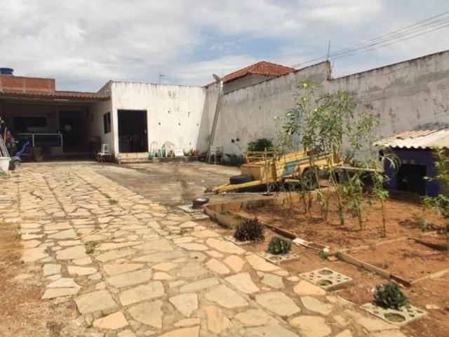 Excelente Oportunidade! Casa com 3 Quartos, 2 Suítes, Com Portaria 24h