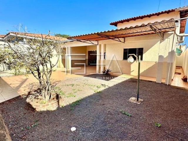 EXCELENTE OPORTUNIDADE! CASA À VENDA 03 QUARTOS SENDO 01 SUÍTE