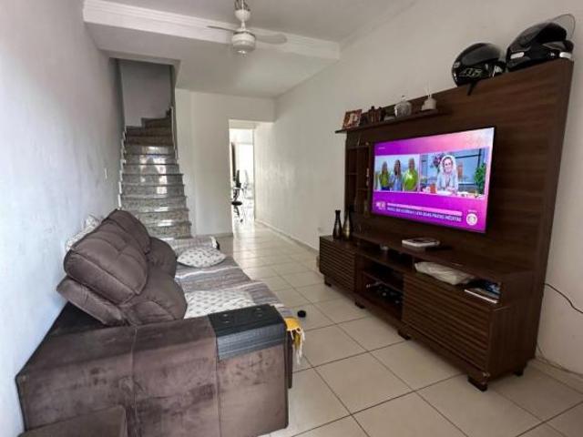 Excelente oportunidade! Casa à venda em Praia Grande SP, bairro Sítio do Campo. 2 quartos, 1 sala, 2