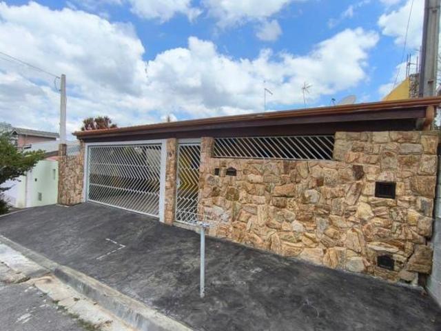Excelente Oportunidade Casa Ampla com 3 Dormitórios, Suíte, Escritório, Churrasqueira e Vista