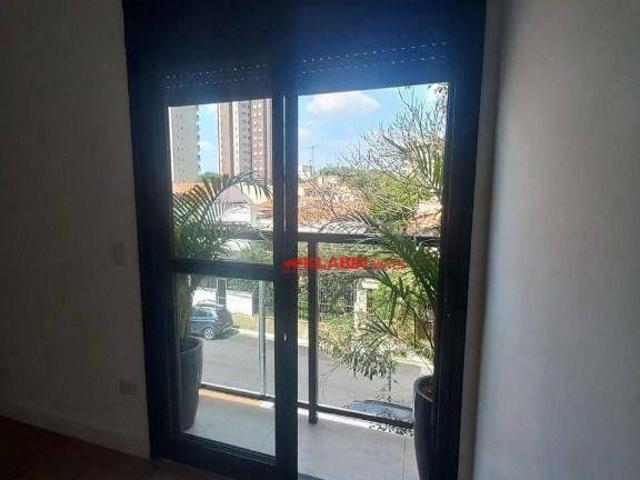 Excelente OPORTUNIDADE! Casa de 3 Suítes, com 3 Vagas de Garagem, Quintal, Sala com pé direito alto