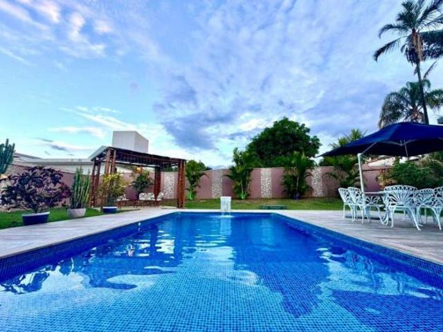 Excelente oportunidade, casa espaçosa, aconchegante e sofisticada