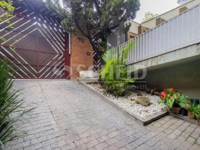 Excelente Oportunidade! Casa no Jardim Lar com 4 Suítes à Venda
