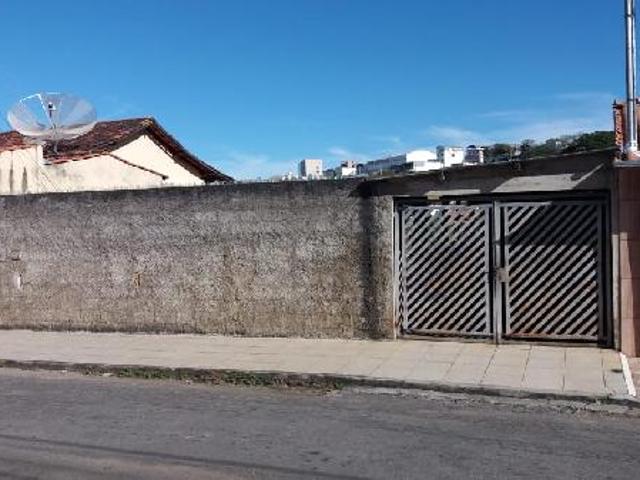 Excelente oportunidade — Casa no Jardim Vale dos Ipes, Varginha MG, Nº 21, 2 quartos, 360m² | Leilão