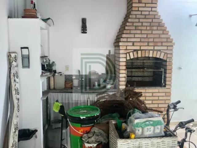 Excelente Oportunidade! Casa Térrea de 250m² de Terreno