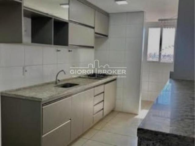 Excelente oportunidade: Cobertura à venda com 2 quartos, 1 suíte, sala e garagem no Edifício Phoenix