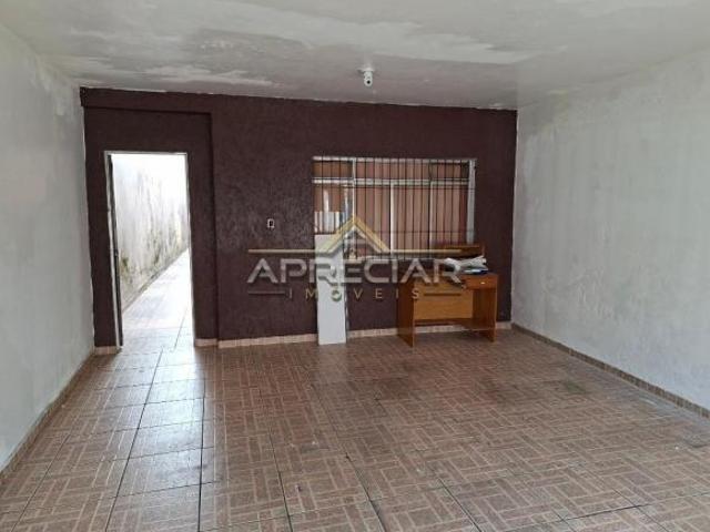 Excelente oportunidade de morar ou investir em uma linda casa no Bairro de Vila São Francisco, uma e