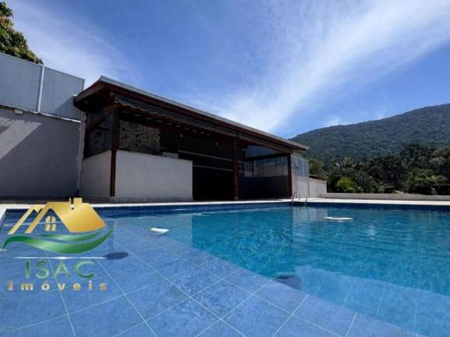 Excelente oportunidade de imóvel com amplo terreno e área de lazer completa!