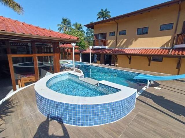 Excelente oportunidade de imóvel para investimento como hostel ou pousada na praia da Enseada em Uba