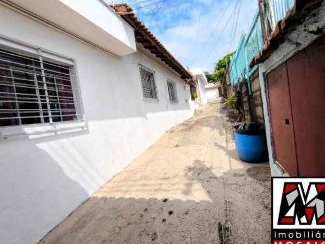 Excelente oportunidade de investimento 4 casas no mesmo terreno