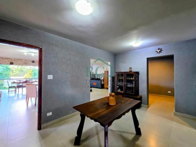 Excelente oportunidade de investimento á venda na beira da represa Bortolan em Poços de Caldas MG