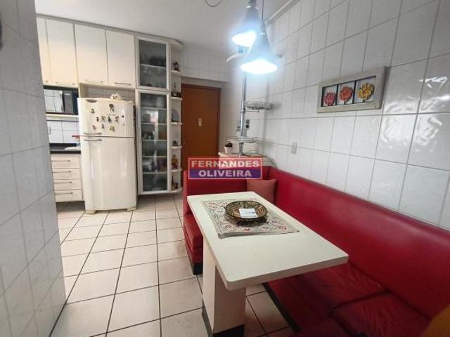 Excelente oportunidade de investimento: Apartamento de 4 quartos com suíte e 2 vagas na Chácara Sant