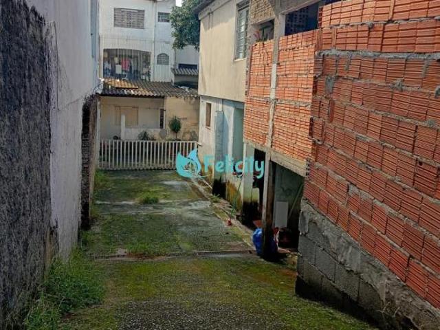 Terreno com 3 Casas para Investimento ou moradia