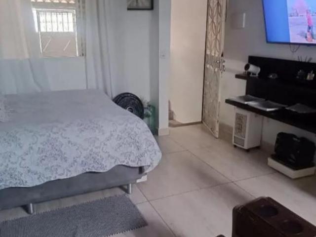 Excelente oportunidade de investimento em Brasília DF: Casa à venda no Guará II com 2 quartos e 68m²