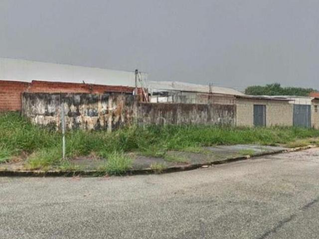 Excelente oportunidade de investimento! Este terreno de 341