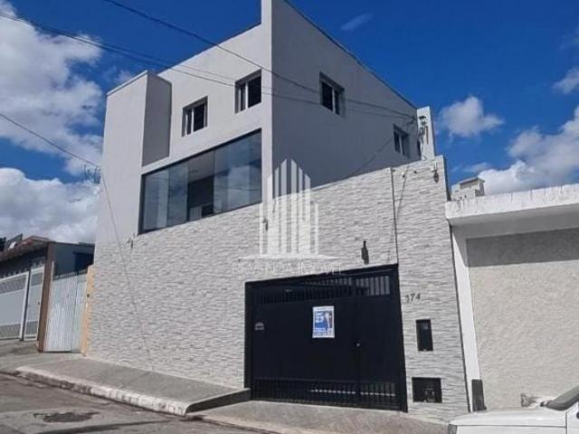 Excelente oportunidade de locação: Casa de 3 quartos com suíte, 4 banheiros, 3 vagas na região do Pi