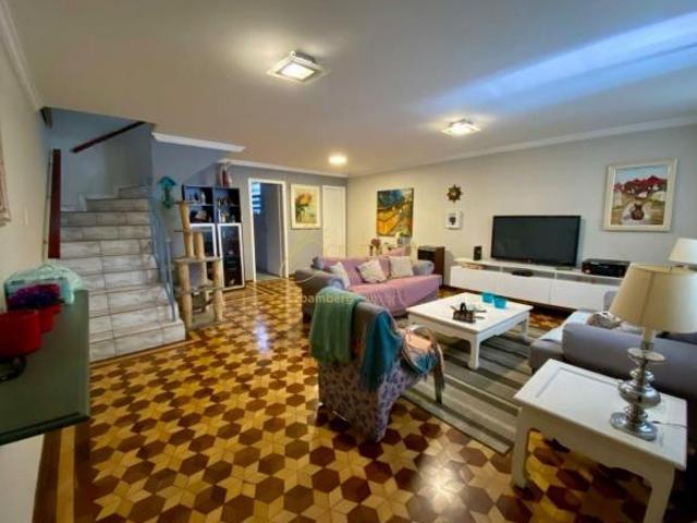 Excelente oportunidade este sobrado conta com três quartos 1suite em rua tranquila!