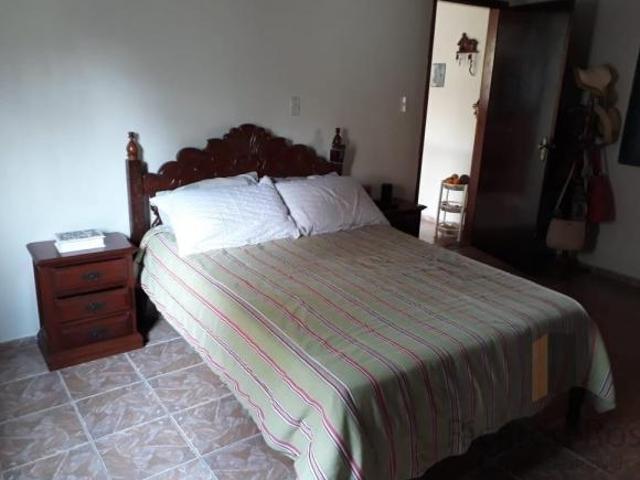 Excelente oportunidade: Sítio à venda em Piranguçu MG, bairro Mellos! 3 quartos, 1 suíte, 1 sala, 3