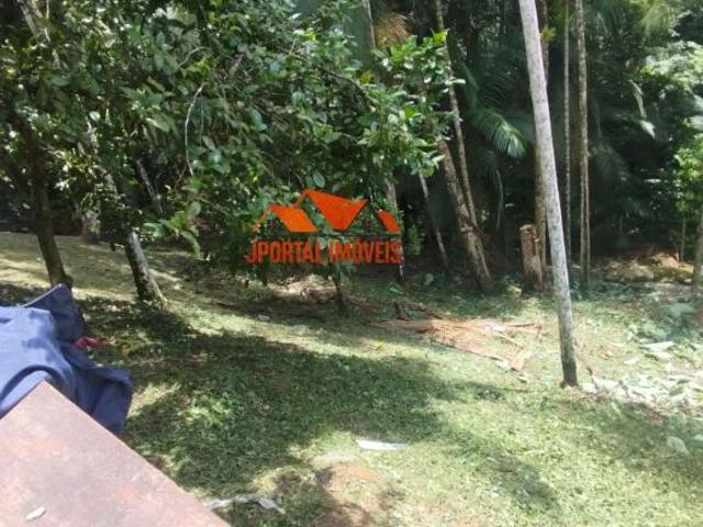 Excelente Oportunidade! Terreno com 2 Casas