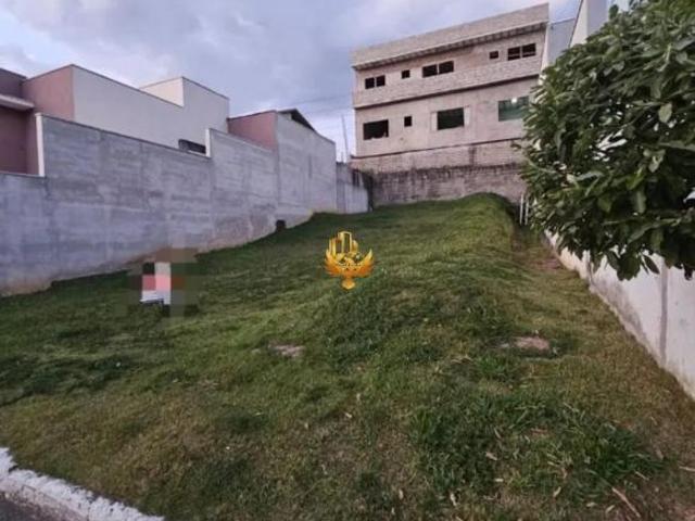 Excelente oportunidade: terreno de 275m² em condomínio no Jardim de Alah, Taubaté SP. Venha conferir
