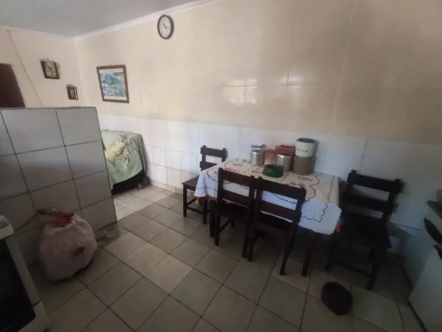 Excelente oportunidade! Vendo ótimo imóvel com duas kitnets na quadra 14 do Buritis 3
