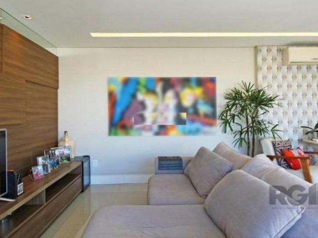 EXCELENTE OPORTUNIDADE! 120m2, 2 VAGAS, ANDAR ALTÍSSIMO COM VISTA PARA AEROPORTO! Apartamento 3 dorm