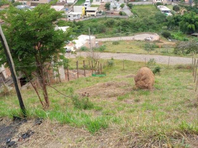 Excelente lote à venda no bairro Funcionários, Conselheiro Lafaiete!