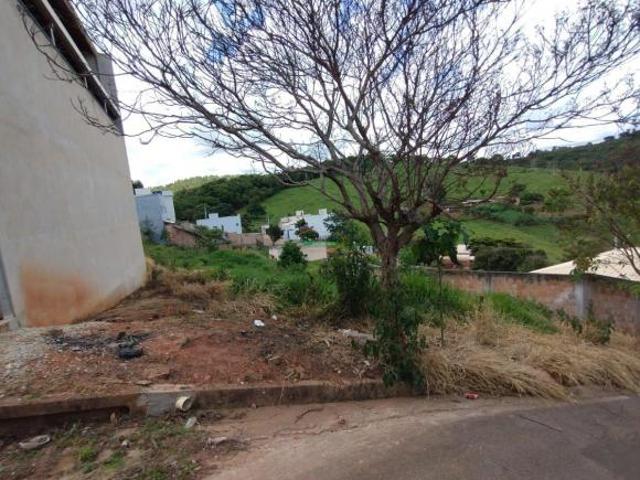 Excelente lote à venda no bairro São Lucas, Conselheiro Lafaiete!