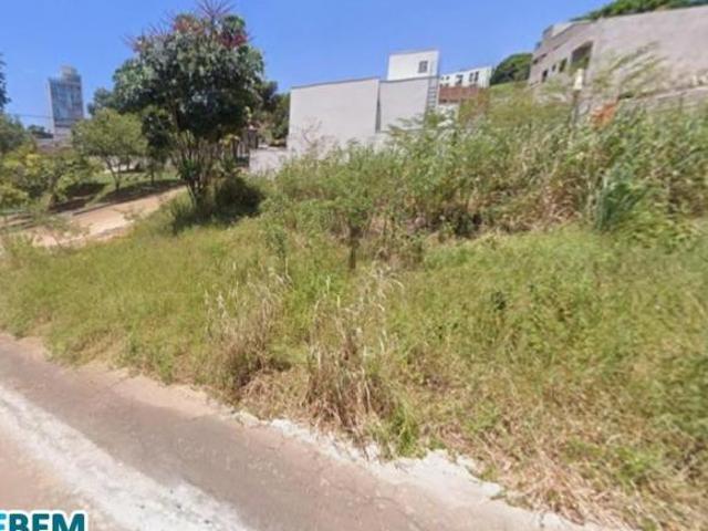 EXCELENTE LOTE Á VENDA EM ÁREA NOBRE DO BAIRRO BELA VISTA!