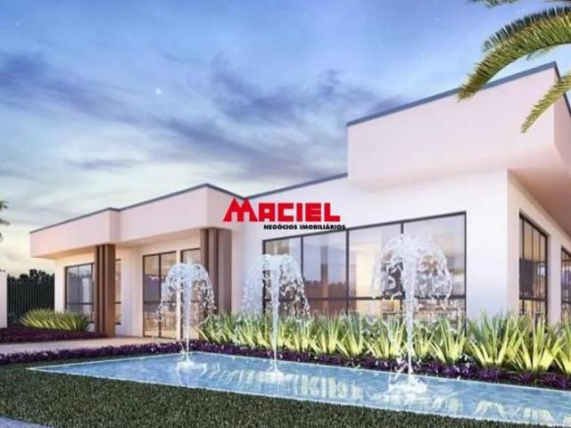 Excelente lote ao lado da área de lazer do Condomínio