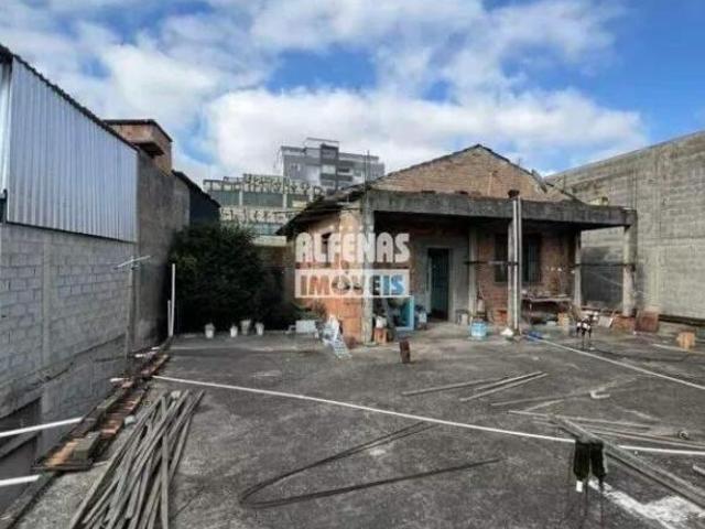 Excelente Lote Comercial de 360 m² na Av. José Faria da Rocha