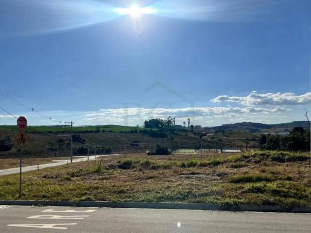 Excelente lote em condomínio de alto padrão