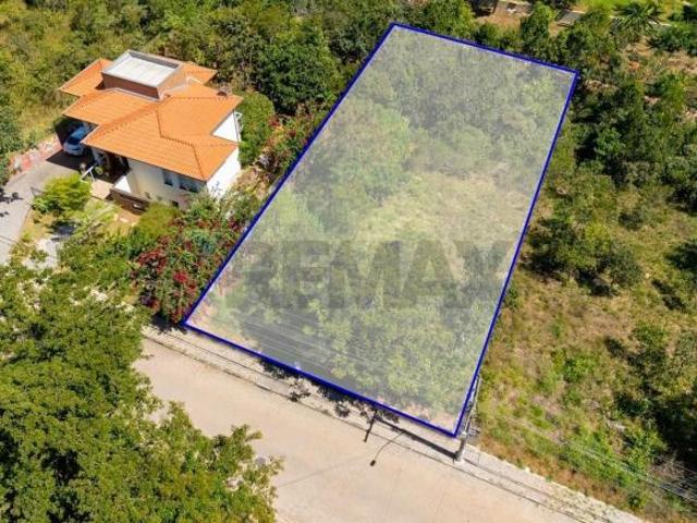 EXCELENTE LOTE no CONDOMÍNIO VERDE de 1.030m² escriturado, em ótima localização