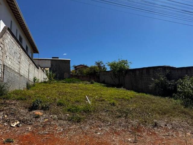 Excelente lote plano, murado, no Condomínio Village do Gramado em Lagoa Santa