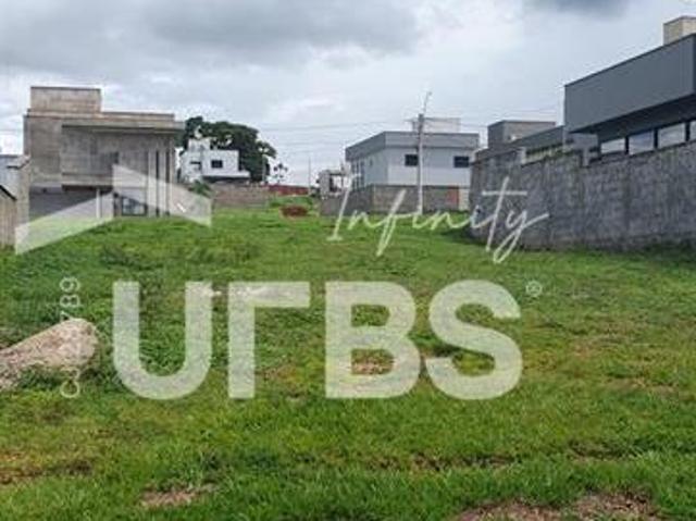 Excelente lote residencial à venda no Setor Jardins Porto, com área total de 322,78m²