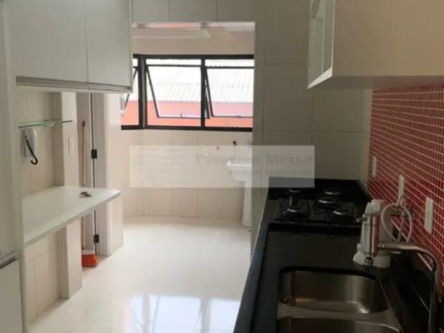 Excelente localização 81m2 3 doms 1suíte 1vaga
