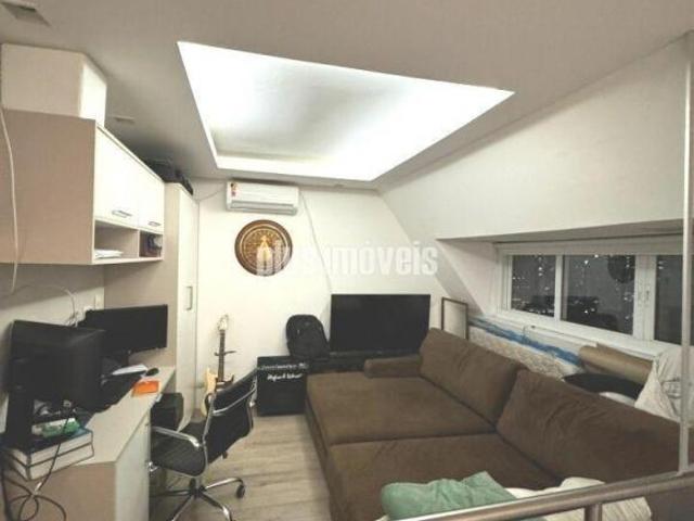 EXCELENTE LOCALIZAÇÃO ! TRIPLEX PORTEIRA FECHADA!