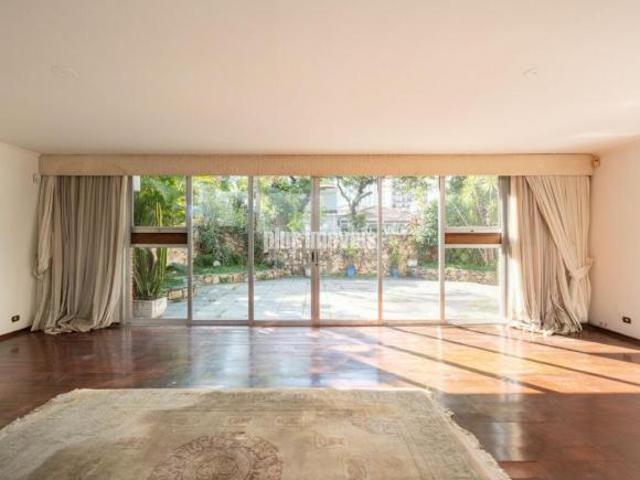 EXCELENTE LOCALIZAÇÃO ! BELÍSSIMA CASA!