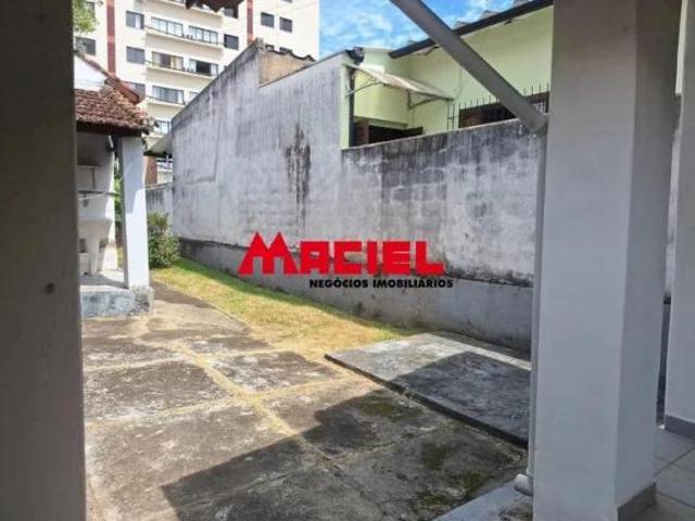 EXCELENTE LOCALIZAÇÃO CASA 3 DORM COM 700m² de terreno PROXIMO AO CENTRO DE CAÇAPAVA