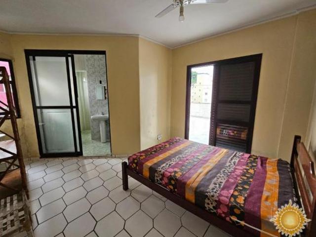 Excelente localização próximo da praia, cobertura com 03 dorms, sendo 02 suítes !