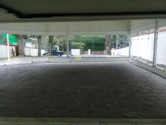 Excelente loja com 670,0 m² local de passagem