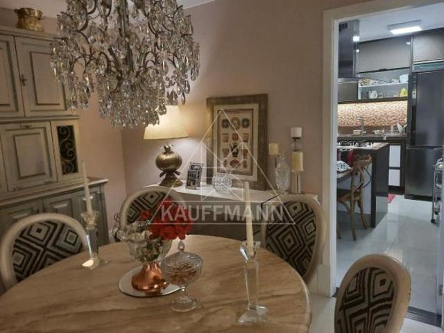 Lindo Apartamento Personalizado 3 dorms/1 suíte, 2 vagas, próximo a praça por do sol