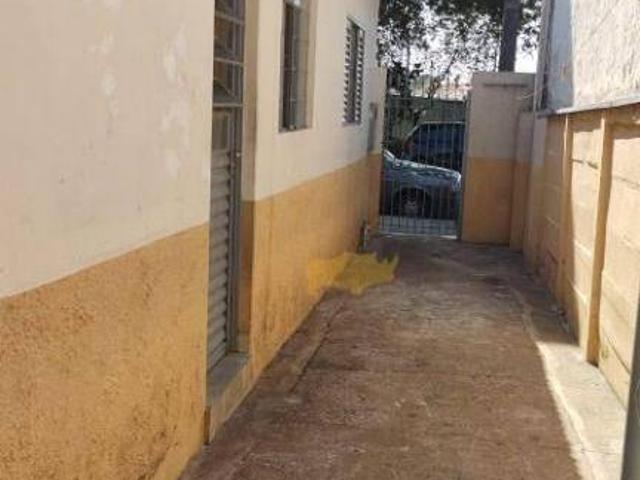 Excelente negócio para investidor, 2 casas em um lote e bem localizado