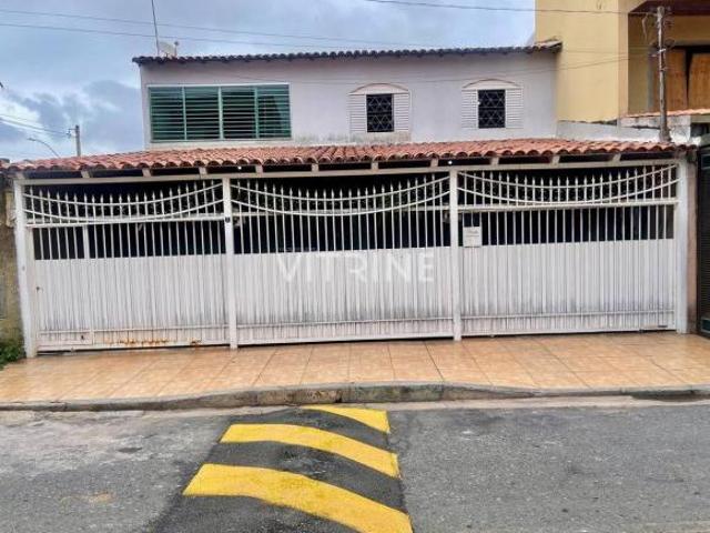 Excelente Sobrado 4 Quartos Localizado na Quadra 310 da Santa Maria