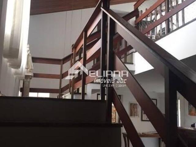 Excelente sobrado 5 quartos e 4 suítes 10 vagas B. Jardim