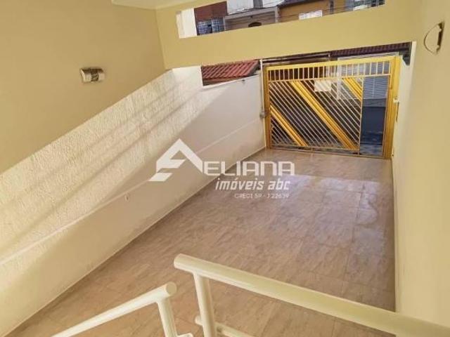 Excelente sobrado 230 m² 3 suítes 4 vagas B. Campestre