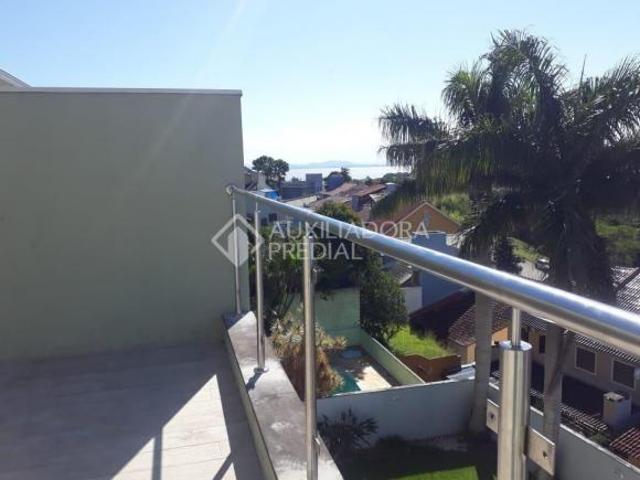 Excelente Sobrado 3 quartos, Terraço com Vista e 2 Vagas de Garagem