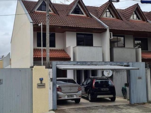 Excelente sobrado tríplex à venda no bairro Jardim das Américas Curitiba PR