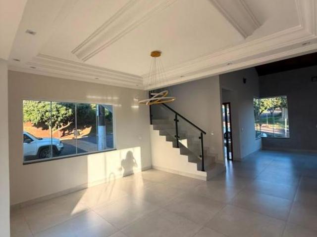 Excelente Sobrado Vendo no Cond.Portal dos Pássaros c/3 dorms,2 sts,piscina